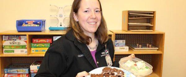 Child Life worker’s ‘baking therapy’ spreads sweetness to KCH staff ...